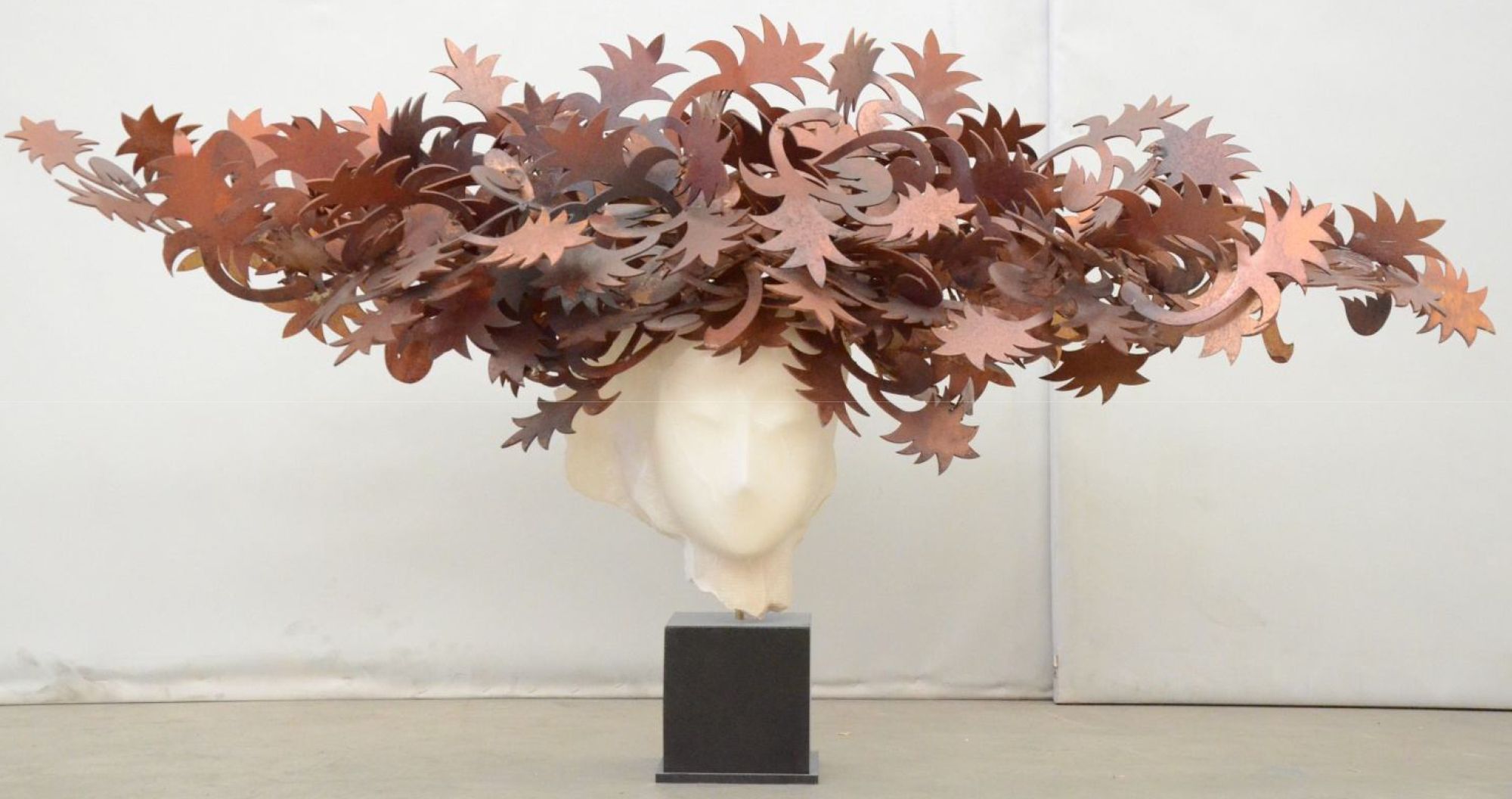 Manolo Valdés Biography, Artworks & Exhibitions | Ocula Artist