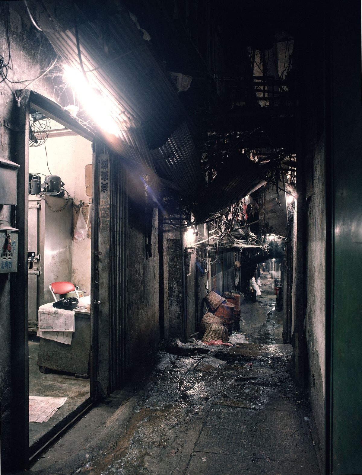 'Dark Alley #2', City of Darkness, Hong Kong, 1989 by Ian Lambot | Ocula