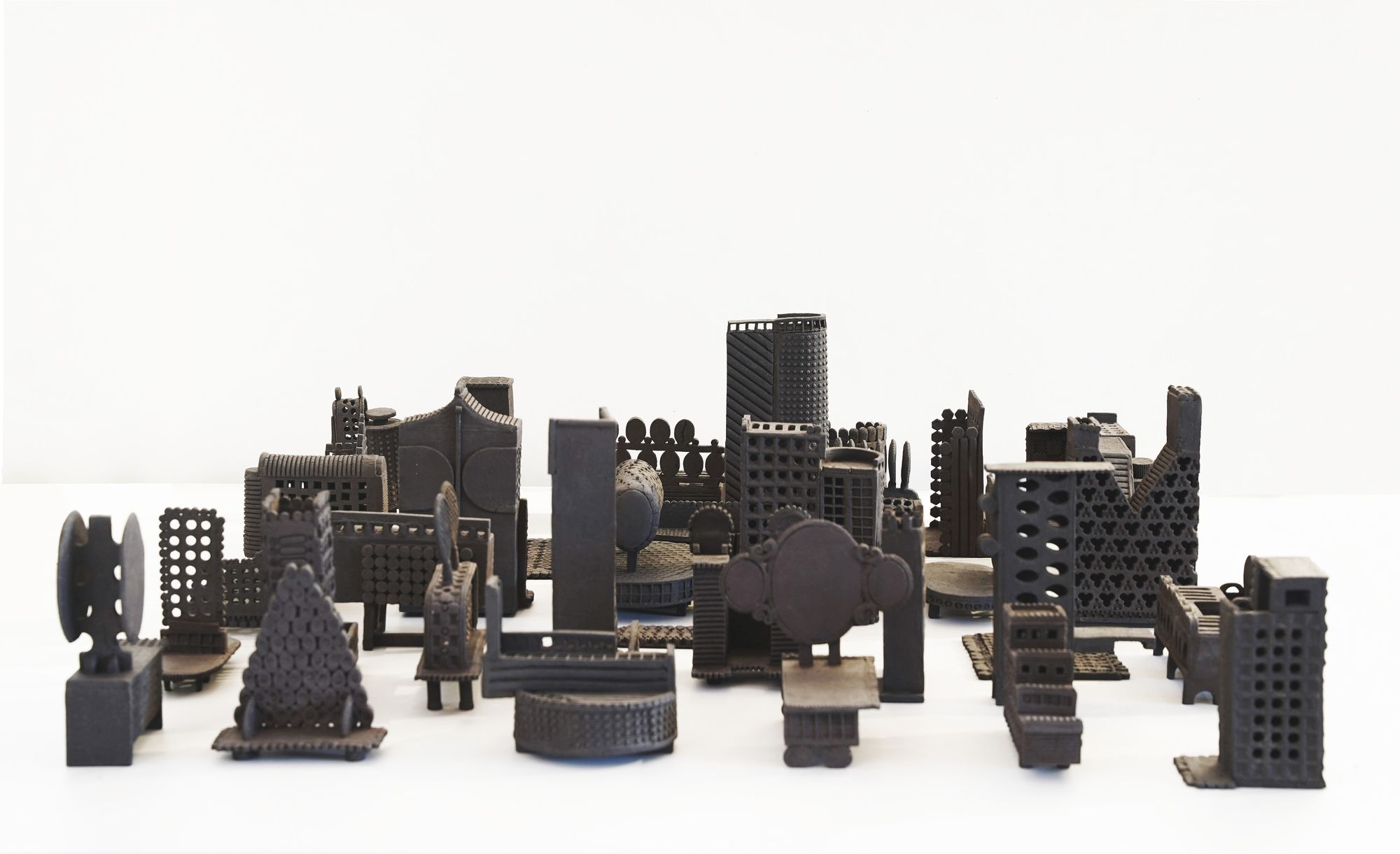 Lubna Chowdhary Biography, Artworks & Exhibitions | Ocula Artist