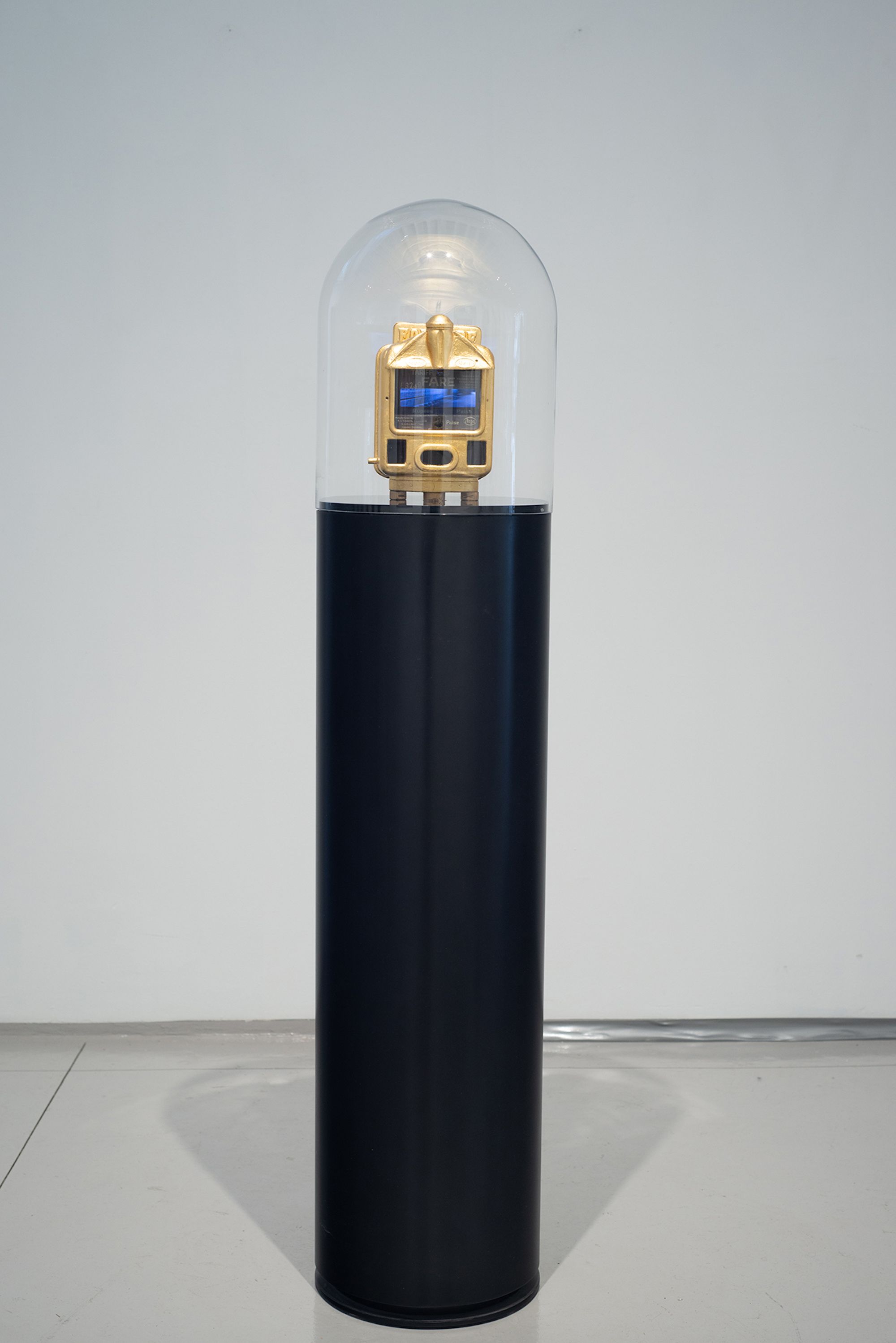 Ghiora Aharoni Biography, Artworks & Exhibitions | Ocula Artist