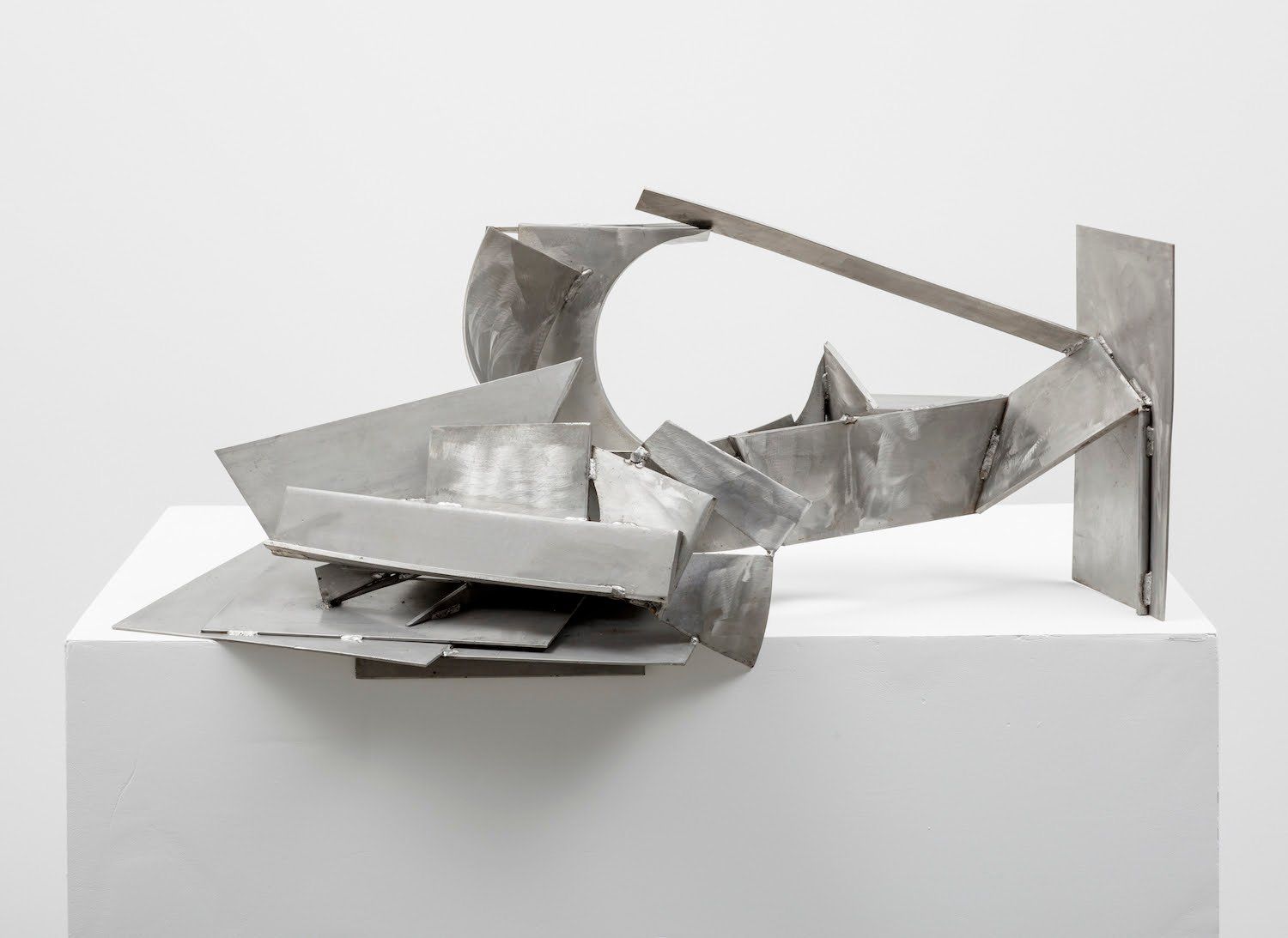 Anthony Caro Biography, Artworks & Exhibitions | Ocula Artist