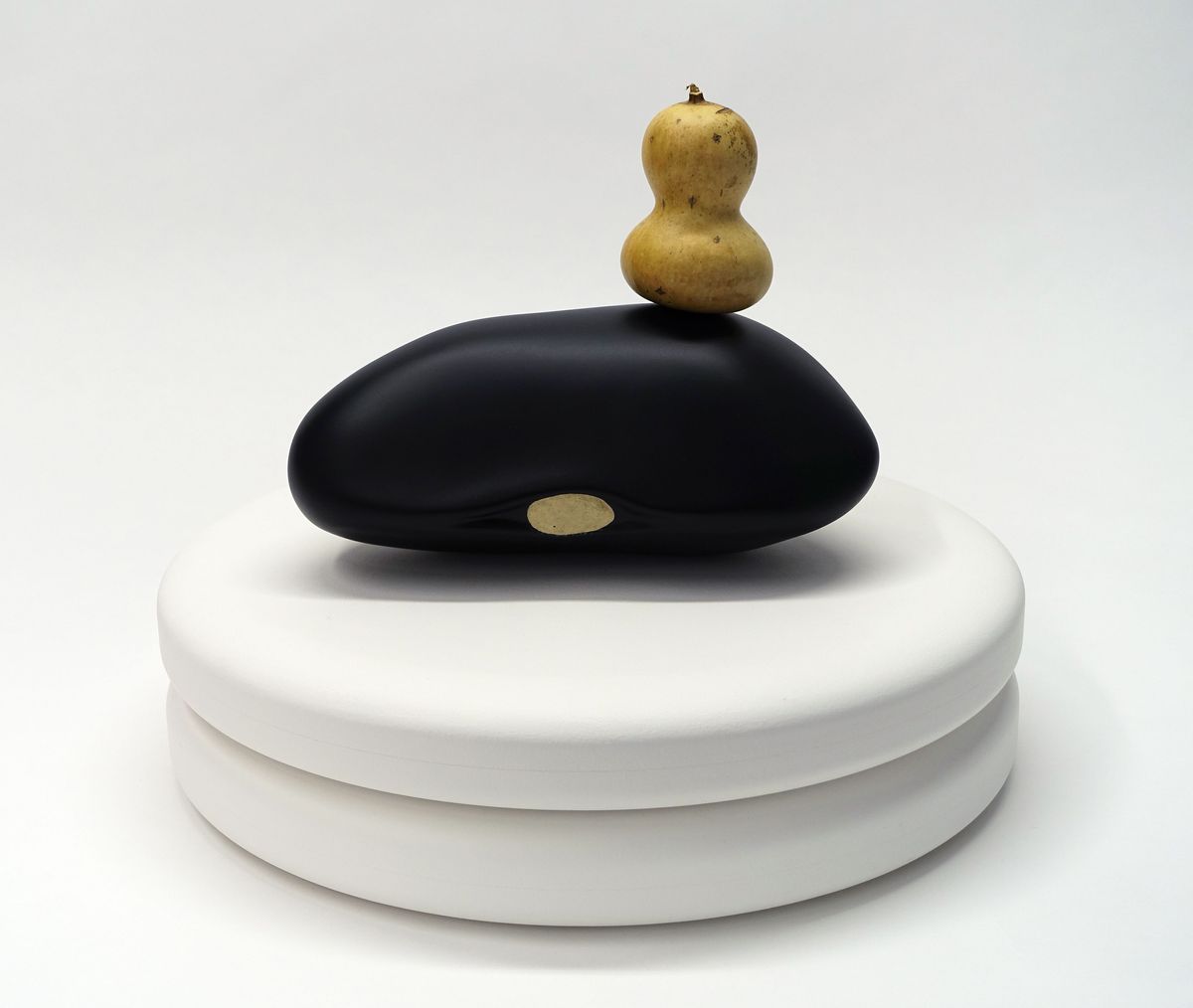 Gabriel Kuri Biography, Artworks & Exhibitions | Ocula Artist