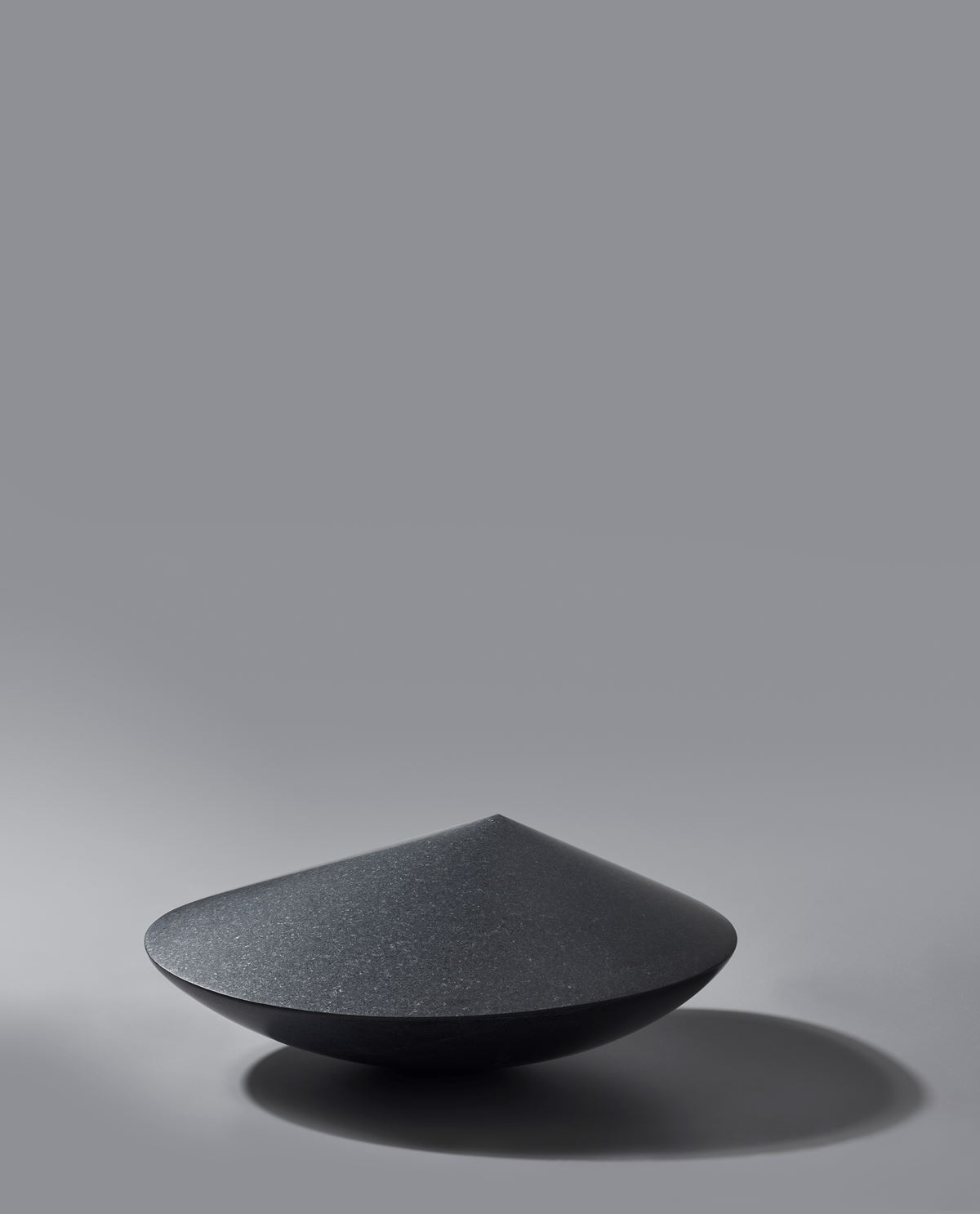 Armen Agop Biography, Artworks & Exhibitions | Ocula Artist