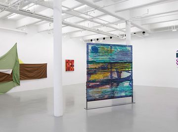 Mary Corse Biography, Artworks & Exhibitions | Ocula Artist