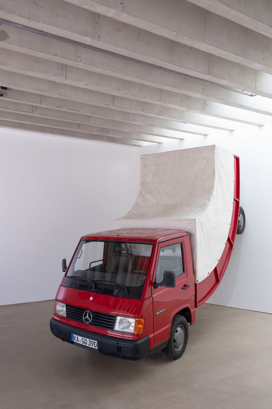 Erwin Wurm's Sculptures at Yorkshire Sculpture Park | Ocula
