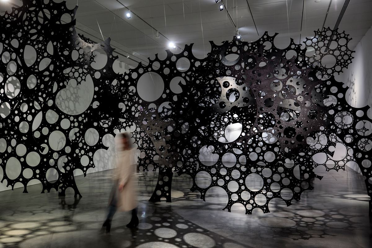 Lindy Lee: Moon in a Dew Drop | Ocula