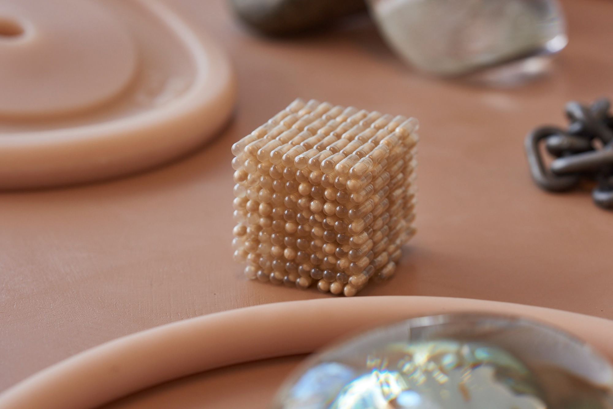 Jes Fan Biography, Artworks & Exhibitions | Ocula Artist