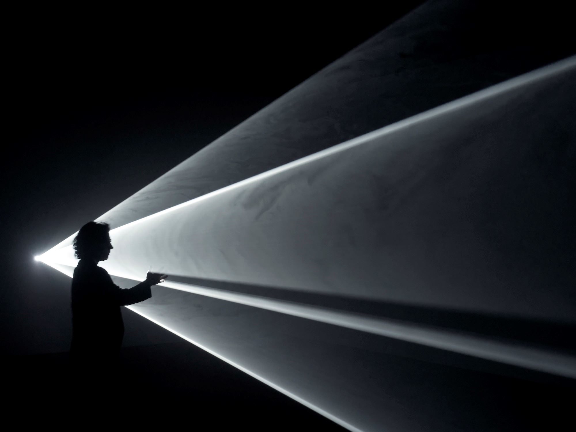 Anthony McCall Biography, Artworks & Exhibitions | Ocula Artist