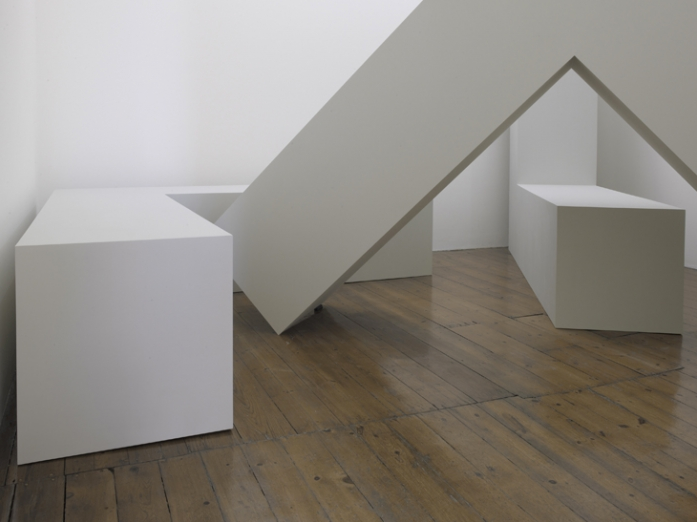 Robert Morris Artworks | Ocula Artist