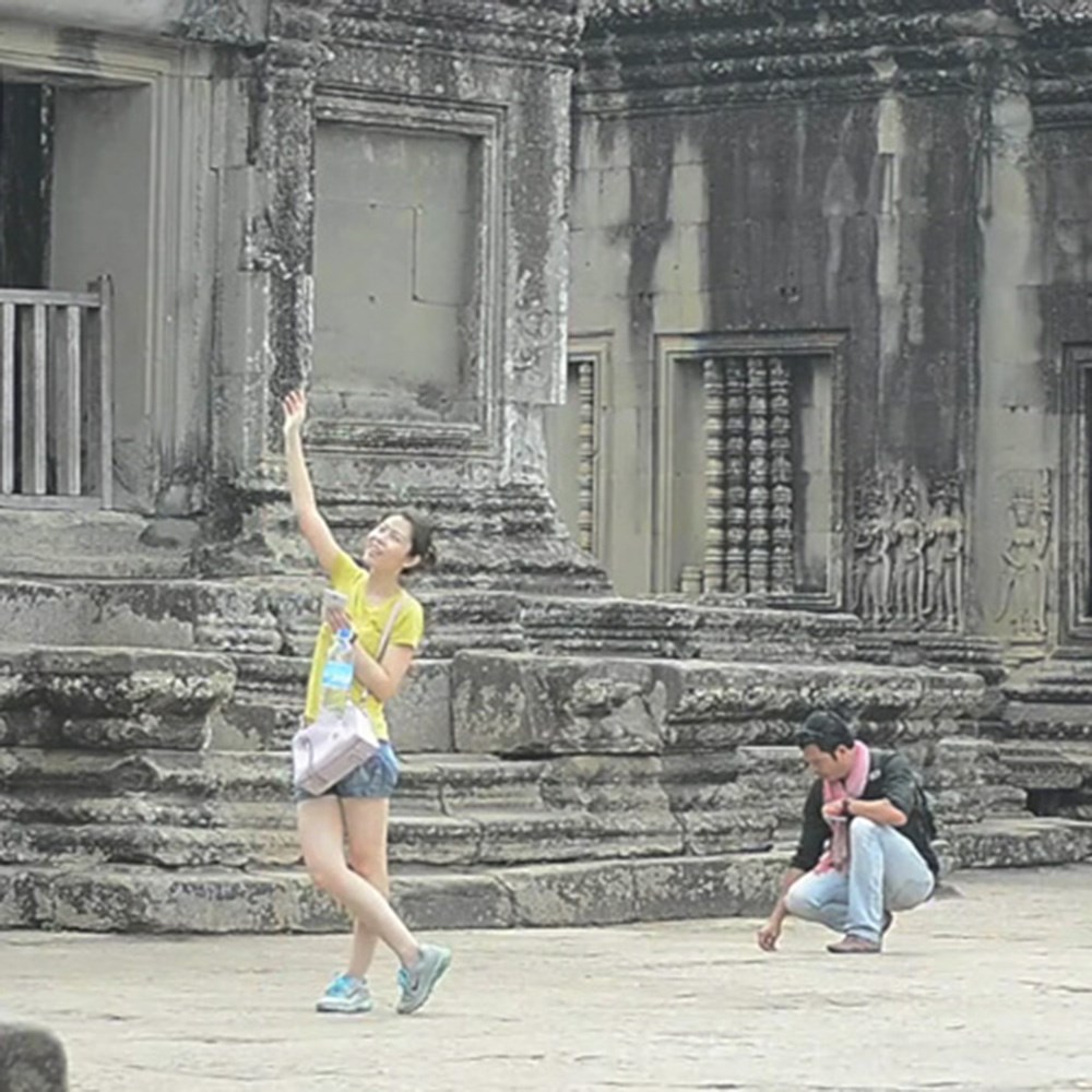 Svay Sareth's Art For Sale, Exhibitions & Biography | Ocula Artist