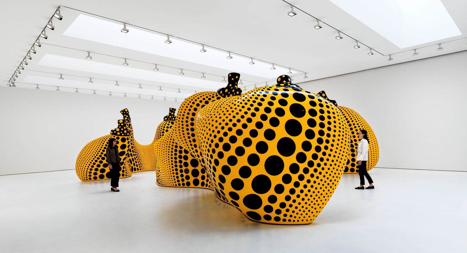 Yayoi Kusama, 'I Spend Each Day Embracing Flowers' at David Zwirner ...