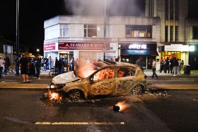 Baff Akoto Revisits 2011 'London Riots’ in Augmented Reality Exhibition ...