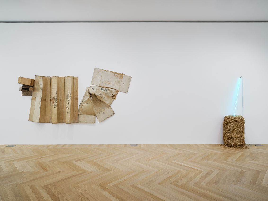 'De Maria, Fontana, Judd, Manzoni, Merz, Picasso, Rauschenberg, Serra, Warhol' at Gagosian, rue ...